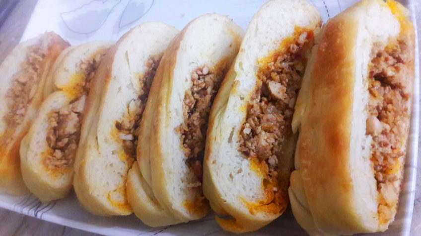 Stuffed chicken bread | TastyDen