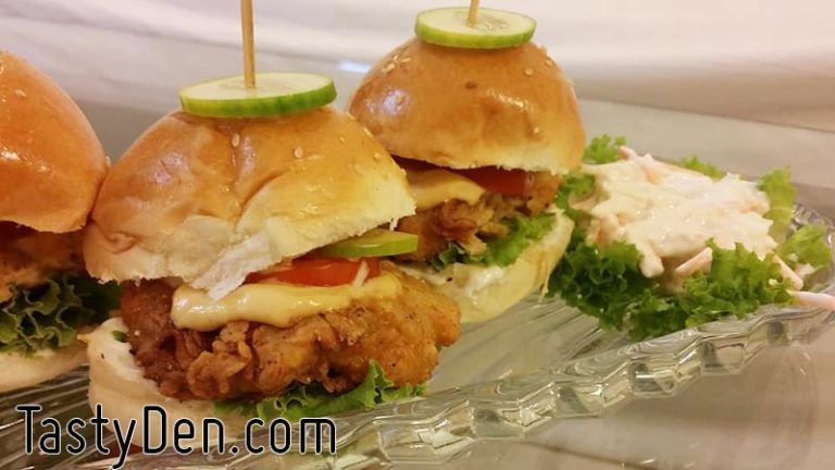 Crispy Chicken Sliders | TastyDen