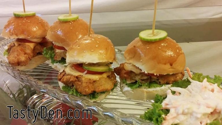 Crispy Chicken Sliders | TastyDen